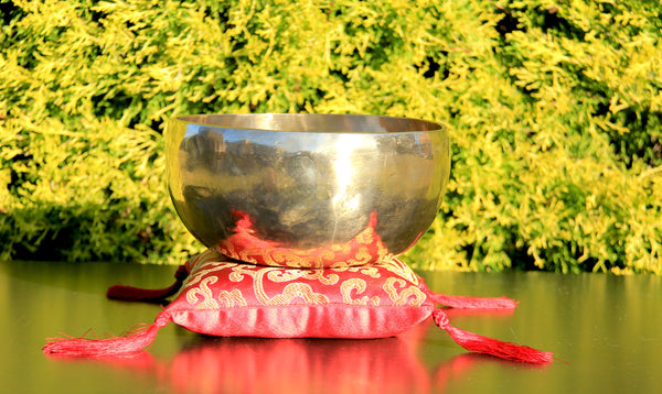 Healing Singbowl - Hand Beaten - Shiny Finish . - Singbowls